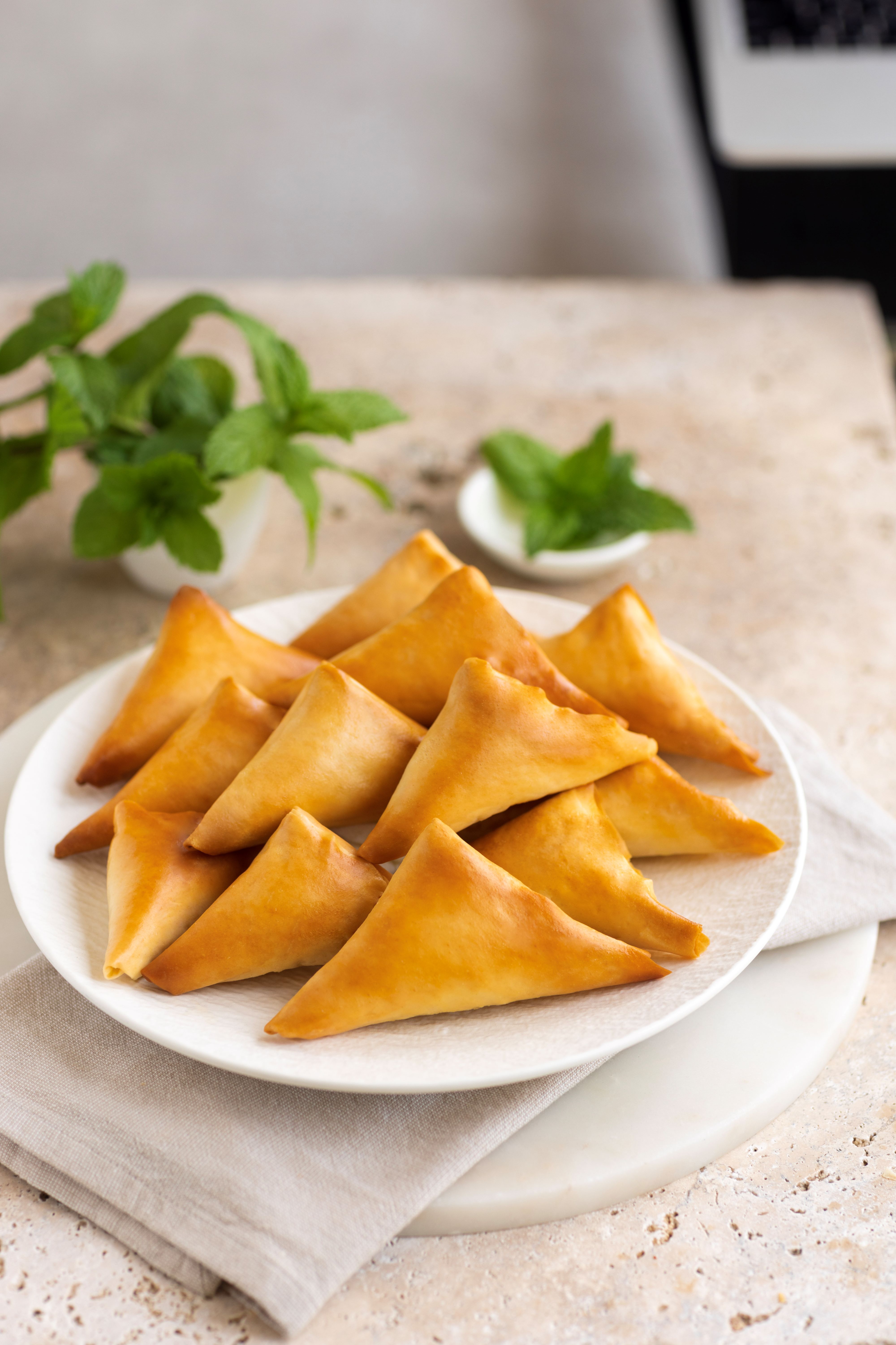 TRIANGLES SPINACH & CHEESE (4 X 950GM) #644023 ANTONIOU - Superior ...