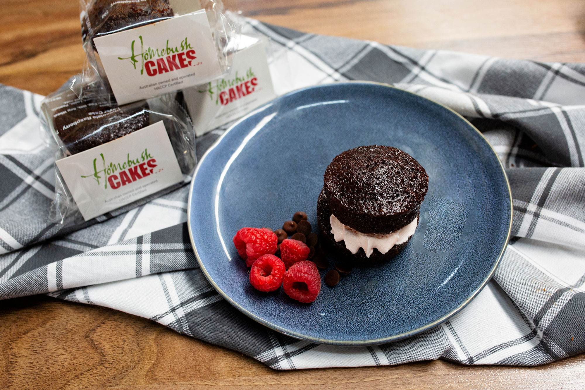 CAKE CHOC RASPBERRY LAYER CAKE 24 X 70GM #TCS1520 HOMEBUSH - Superior ...