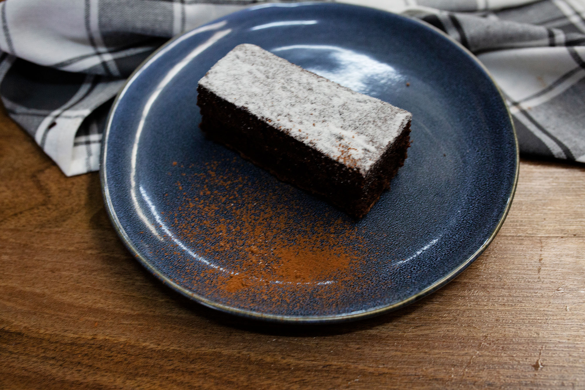 CAKE BROWNIE TRAY OLD FASHIONED 3.4KG (4) # D1329 - CUT 30 - Superior ...
