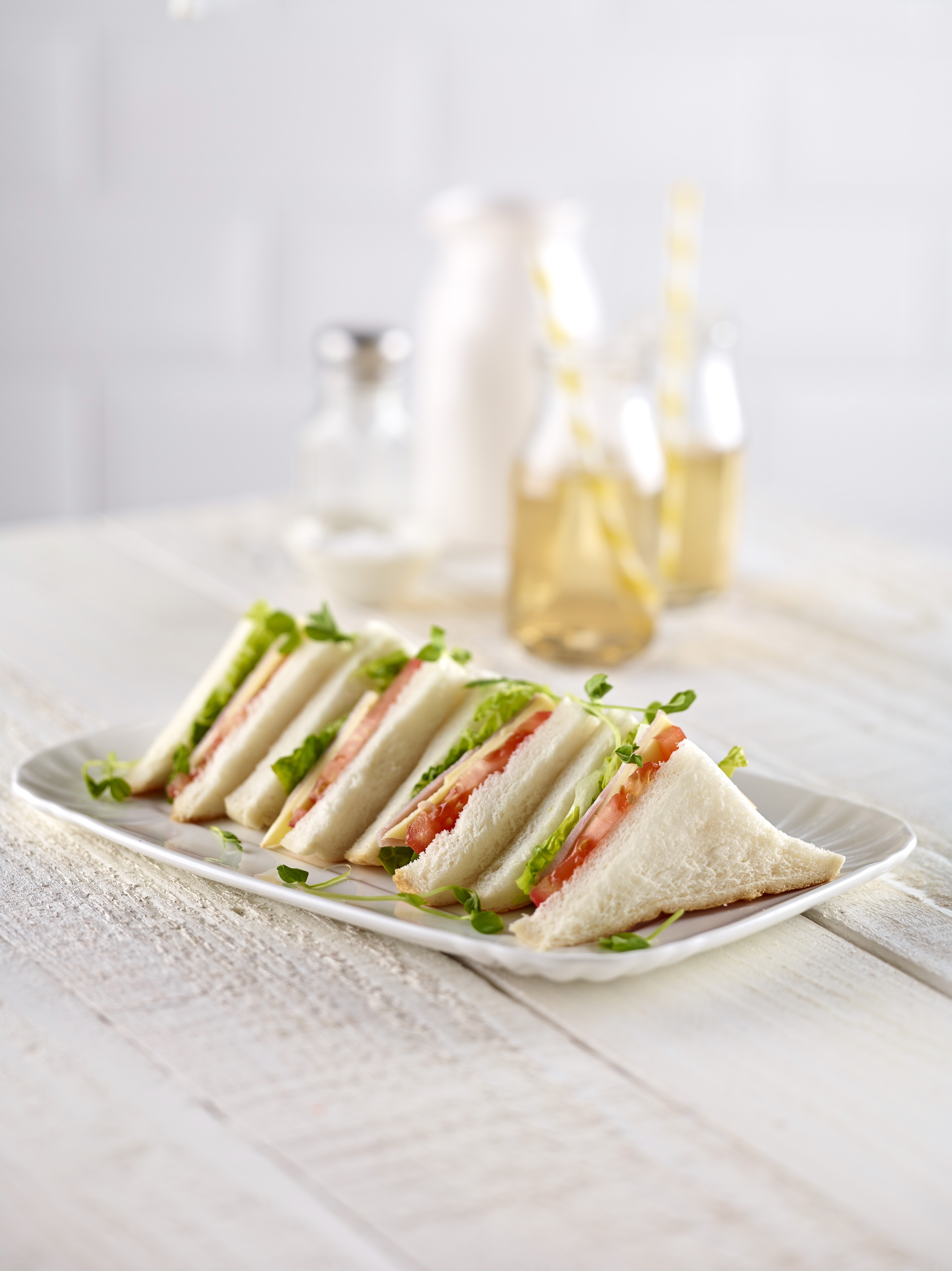 BREAD LOAF SLICED WHITE 700GM(6) #9323 TIP TOP - Superior Foods ...